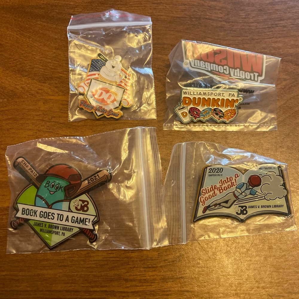 2021 & 2020 Little League World Series Pins(4pins) - Gem